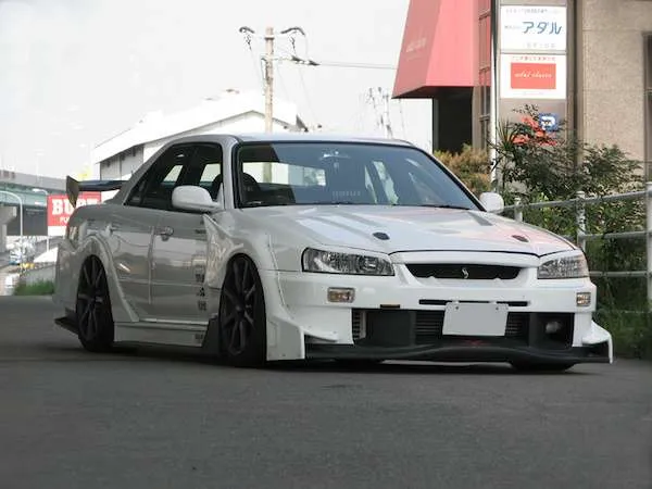 URAS Type GT Fender Kit - Skyline R34 ER34 Sedan | First Gear Project